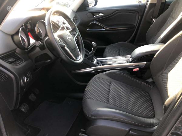 Black Opel Zafira Tourer 2015 in Klaipeda, with an engine capacity of 1.60 L and mileage of 263 thousand km for 5699 €, photo 11 on AUTOMOTO.COM.LV