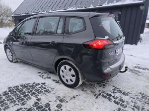 Black Opel Zafira Tourer 2015 in Rokiskis, with an engine capacity of 1.60 L and mileage of 198 thousand km for 4450 €, photo 2 on AUTOMOTO.COM.LV