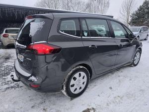 Black Opel Zafira Tourer 2015 in Rokiskis, with an engine capacity of 1.60 L and mileage of 198 thousand km for 4450 €, photo 3 on AUTOMOTO.COM.LV
