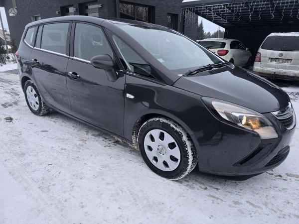 Black Opel Zafira Tourer 2015 in Rokiskis, with an engine capacity of 1.60 L and mileage of 198 thousand km for 4450 €, photo 4 on AUTOMOTO.COM.LV