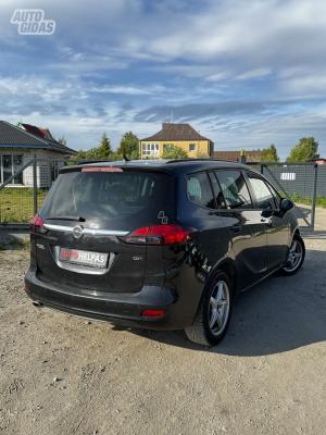 Black Opel Zafira Tourer 2015 in Klaipeda, with an engine capacity of 2.00 L and mileage of 285 thousand km for 5750 €, photo 5 on AUTOMOTO.COM.LV
