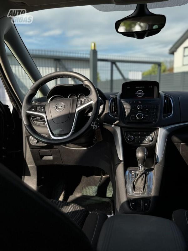 Black Opel Zafira Tourer 2015 in Klaipeda, with an engine capacity of 2.00 L and mileage of 285 thousand km for 5750 €, photo 8 on AUTOMOTO.COM.LV