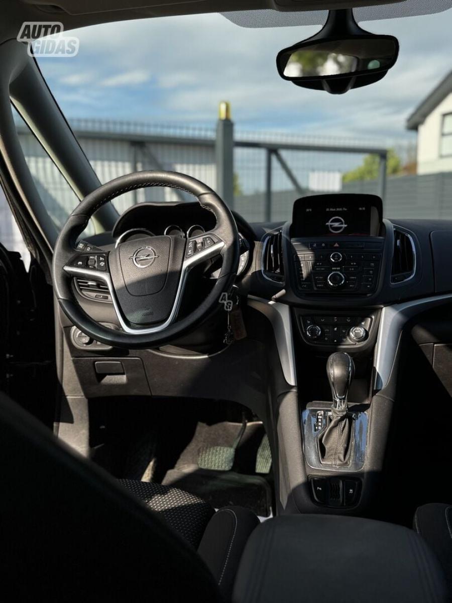 Black Opel Zafira Tourer 2015 in Klaipeda, with an engine capacity of 2.00 L and mileage of 285 thousand km for 5750 €, photo 9 on AUTOMOTO.COM.LV