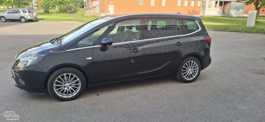 Black Opel Zafira Tourer 2015 in Jonava, with an engine capacity of 1.60 L and mileage of 237 thousand km for 5950 €, photo 1 on AUTOMOTO.COM.LV