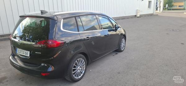 Black Opel Zafira Tourer 2015 in Jonava, with an engine capacity of 1.60 L and mileage of 237 thousand km for 5950 €, photo 6 on AUTOMOTO.COM.LV