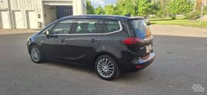 Black Opel Zafira Tourer 2015 in Jonava, with an engine capacity of 1.60 L and mileage of 237 thousand km for 5950 €, photo 8 on AUTOMOTO.COM.LV