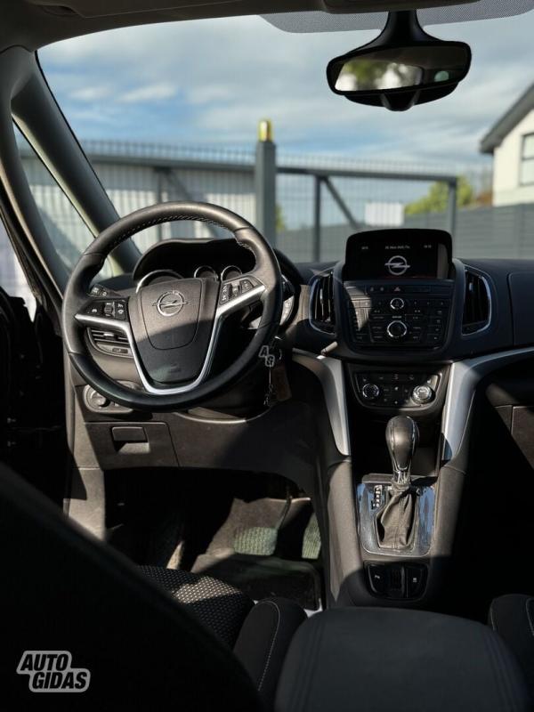Black Opel Zafira Tourer 2015 in Klaipeda, with an engine capacity of 2.00 L and mileage of 285 thousand km for 5350 €, photo 8 on AUTOMOTO.COM.LV
