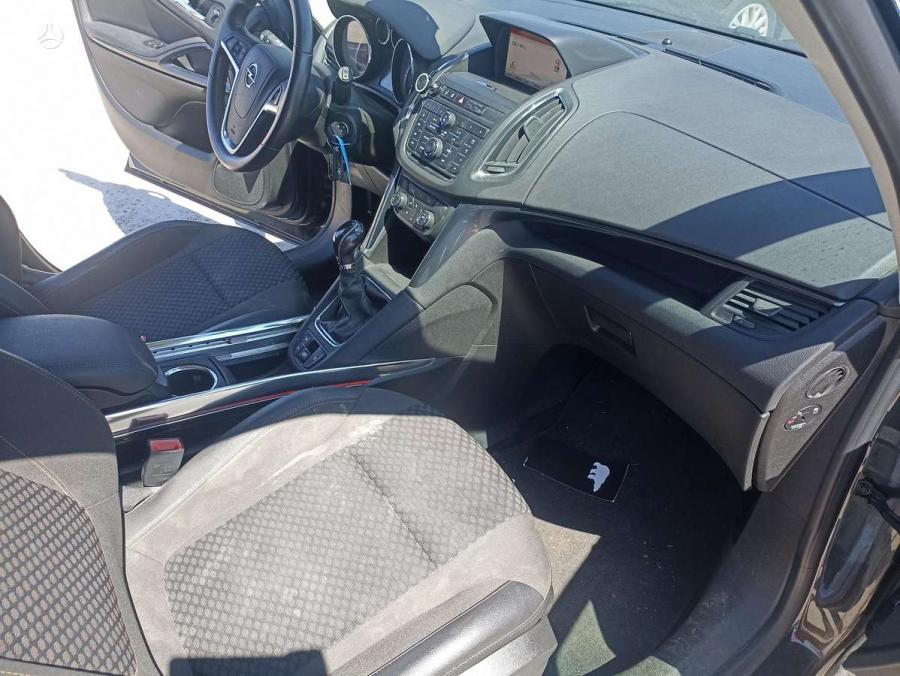 Melns Opel Zafira Tourer 2015 Viļņa, ar dzinēja tilpumu 1.60 L un nobraukumu 171 tūkst. km par 4500 €, foto 9 vietnē AUTOMOTO.COM.LV