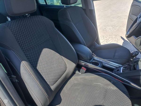 Черный Опель Zafira Tourer 2015 в Вильнюс, объемом двигателя 1.60 л и пробегом 171 тыс. км за 4500 €, фото 9 на AUTOMOTO.COM.LV
