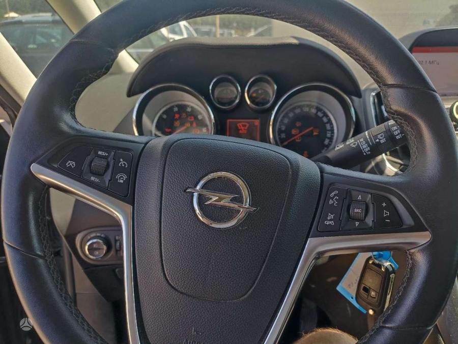 Melns Opel Zafira Tourer 2015 Viļņa, ar dzinēja tilpumu 1.60 L un nobraukumu 171 tūkst. km par 4500 €, foto 13 vietnē AUTOMOTO.COM.LV