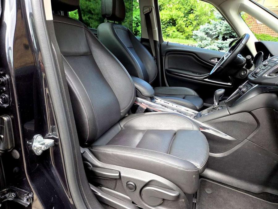 Черный Опель Zafira Tourer 2015 в Кедайняй, объемом двигателя 1.96 л и пробегом 199 тыс. км за 6650 €, фото 24 на AUTOMOTO.COM.LV