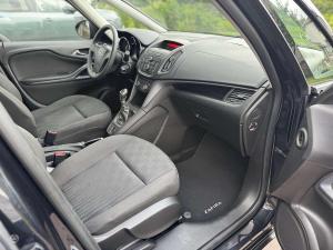 Black Opel Zafira Tourer 2015 in Gargzdai, with an engine capacity of 1.96 L and mileage of 239 thousand km for 5799 €, photo 13 on AUTOMOTO.COM.LV