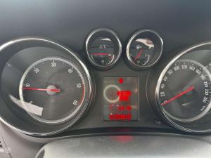 Black Opel Zafira Tourer 2015 in Gargzdai, with an engine capacity of 1.96 L and mileage of 239 thousand km for 5799 €, photo 16 on AUTOMOTO.COM.LV