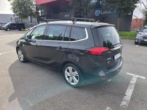 Черный Опель Zafira Tourer 2015 в Вильнюс, объемом двигателя 1.96 л и пробегом 256 тыс. км за 5750 €, фото  на AUTOMOTO.COM.LV