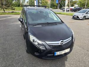 Black Opel Zafira Tourer 2015 in Vilnius, with an engine capacity of 1.96 L and mileage of 256 thousand km for 5750 €, photo 3 on AUTOMOTO.COM.LV