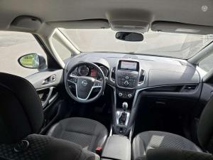 Black Opel Zafira Tourer 2015 in Vilnius, with an engine capacity of 1.96 L and mileage of 256 thousand km for 5750 €, photo 4 on AUTOMOTO.COM.LV