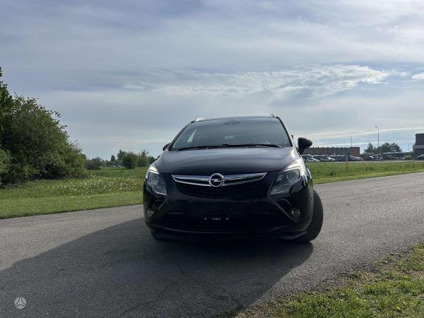 Melns Opel Zafira Tourer 2015 Šauļi, ar dzinēja tilpumu 1.60 L un nobraukumu 259 tūkst. km par 4850 €, foto 3 vietnē AUTOMOTO.COM.LV