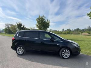 Melns Opel Zafira Tourer 2015 Šauļi, ar dzinēja tilpumu 1.60 L un nobraukumu 259 tūkst. km par 4850 €, foto 6 vietnē AUTOMOTO.COM.LV