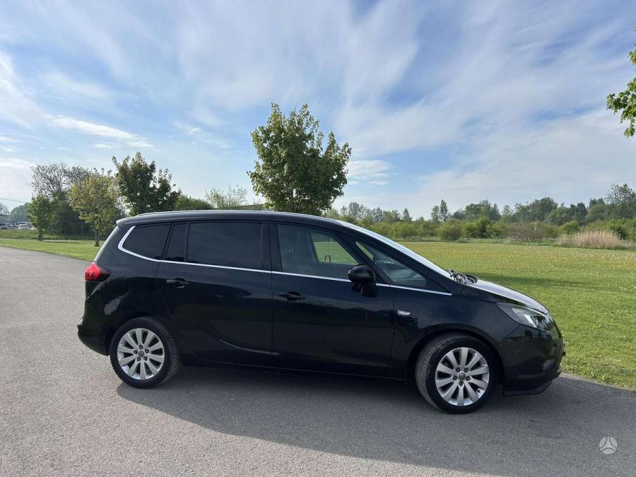 Melns Opel Zafira Tourer 2015 Šauļi, ar dzinēja tilpumu 1.60 L un nobraukumu 259 tūkst. km par 4850 €, foto 6 vietnē AUTOMOTO.COM.LV
