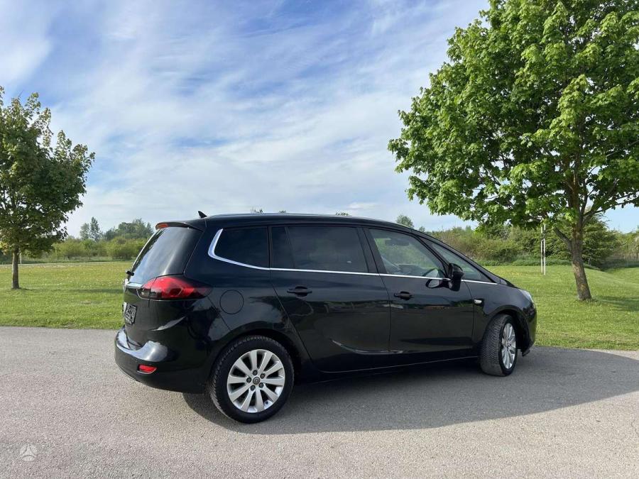 Melns Opel Zafira Tourer 2015 Šauļi, ar dzinēja tilpumu 1.60 L un nobraukumu 259 tūkst. km par 4850 €, foto 7 vietnē AUTOMOTO.COM.LV