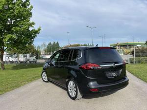 Melns Opel Zafira Tourer 2015 Šauļi, ar dzinēja tilpumu 1.60 L un nobraukumu 259 tūkst. km par 4850 €, foto 8 vietnē AUTOMOTO.COM.LV