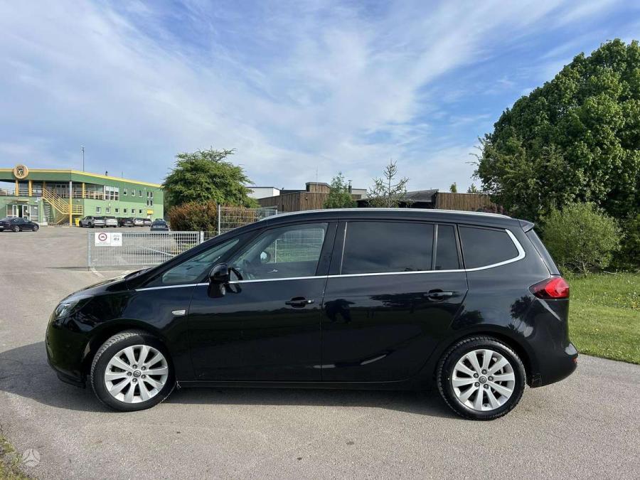 Melns Opel Zafira Tourer 2015 Šauļi, ar dzinēja tilpumu 1.60 L un nobraukumu 259 tūkst. km par 4850 €, foto 9 vietnē AUTOMOTO.COM.LV