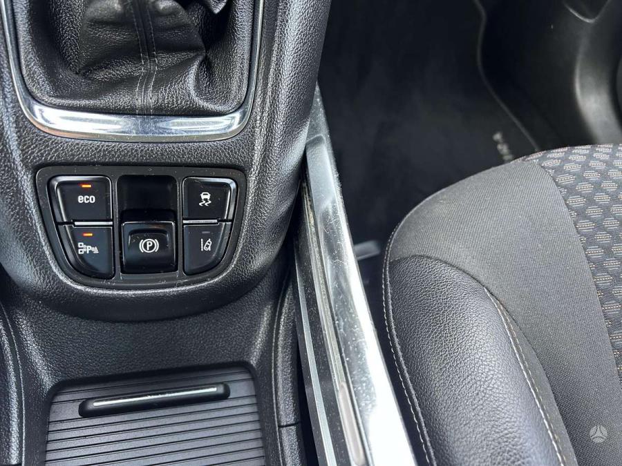 Melns Opel Zafira Tourer 2015 Šauļi, ar dzinēja tilpumu 1.60 L un nobraukumu 259 tūkst. km par 4850 €, foto 13 vietnē AUTOMOTO.COM.LV