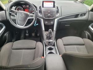 Black Opel Zafira Tourer 2015 in Vilkaviskis, with an engine capacity of 1.96 L and mileage of 178 thousand km for 5400 €, photo 9 on AUTOMOTO.COM.LV