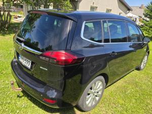 Black Opel Zafira Tourer 2016 in Mazeikiai, with an engine capacity of 2.00 L and mileage of 359 thousand km for 4700 €, photo 4 on AUTOMOTO.COM.LV