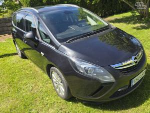 Black Opel Zafira Tourer 2016 in Mazeikiai, with an engine capacity of 2.00 L and mileage of 359 thousand km for 4700 €, photo 5 on AUTOMOTO.COM.LV