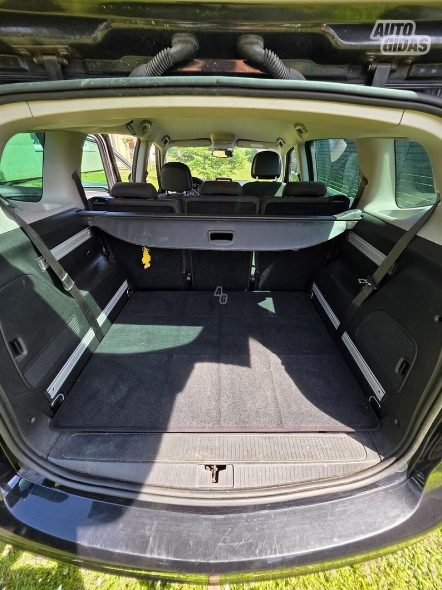 Black Opel Zafira Tourer 2016 in Mazeikiai, with an engine capacity of 2.00 L and mileage of 359 thousand km for 4700 €, photo 10 on AUTOMOTO.COM.LV