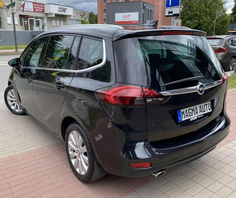 Black Opel Zafira Tourer 2016 in Marijampole, with an engine capacity of 1.96 L and mileage of 272 thousand km for 7250 €, photo 5 on AUTOMOTO.COM.LV