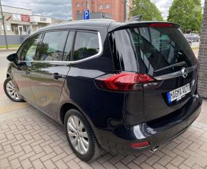 Black Opel Zafira Tourer 2016 in Marijampole, with an engine capacity of 1.96 L and mileage of 272 thousand km for 7250 €, photo 14 on AUTOMOTO.COM.LV
