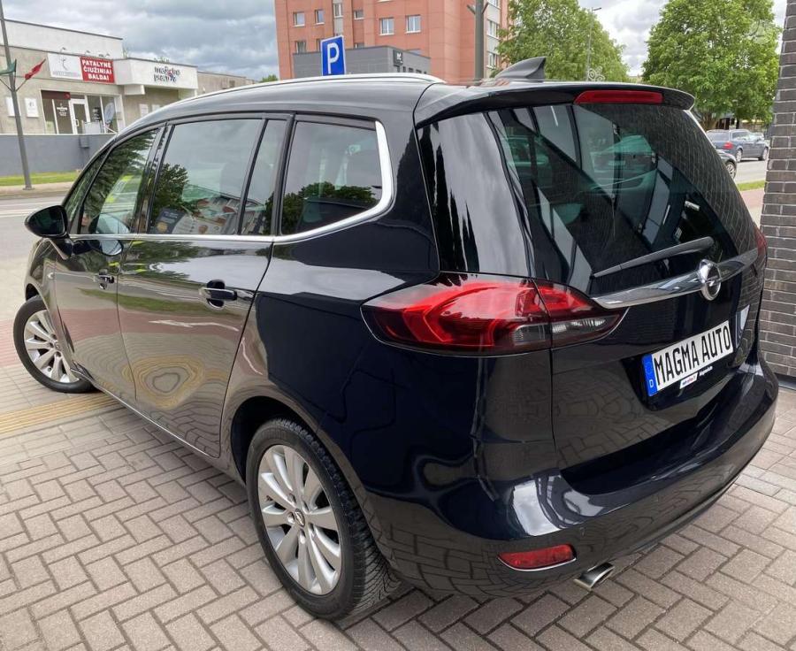 Black Opel Zafira Tourer 2016 in Marijampole, with an engine capacity of 1.96 L and mileage of 272 thousand km for 7250 €, photo 14 on AUTOMOTO.COM.LV