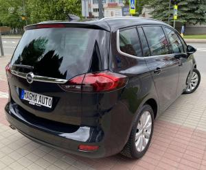 Black Opel Zafira Tourer 2016 in Marijampole, with an engine capacity of 1.96 L and mileage of 272 thousand km for 7250 €, photo 15 on AUTOMOTO.COM.LV