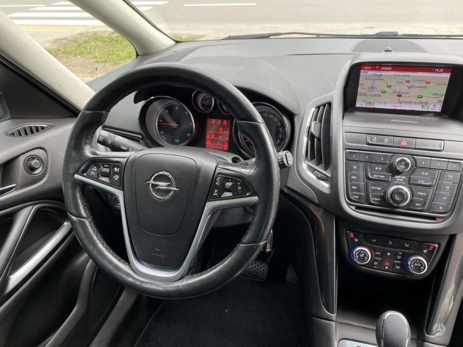 Black Opel Zafira Tourer 2016 in Marijampole, with an engine capacity of 1.96 L and mileage of 272 thousand km for 7250 €, photo 21 on AUTOMOTO.COM.LV