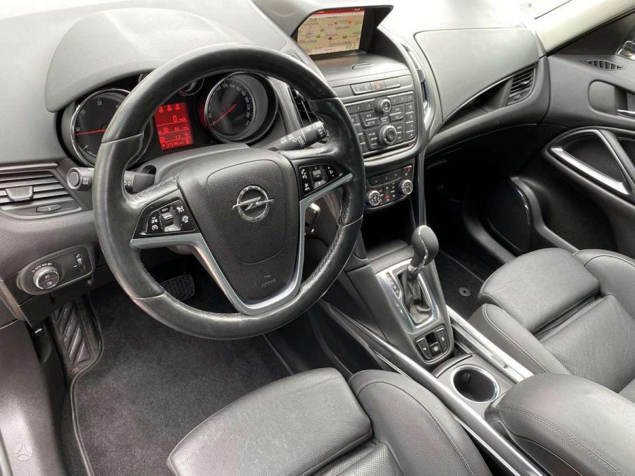 Black Opel Zafira Tourer 2016 in Marijampole, with an engine capacity of 1.96 L and mileage of 272 thousand km for 7250 €, photo 22 on AUTOMOTO.COM.LV