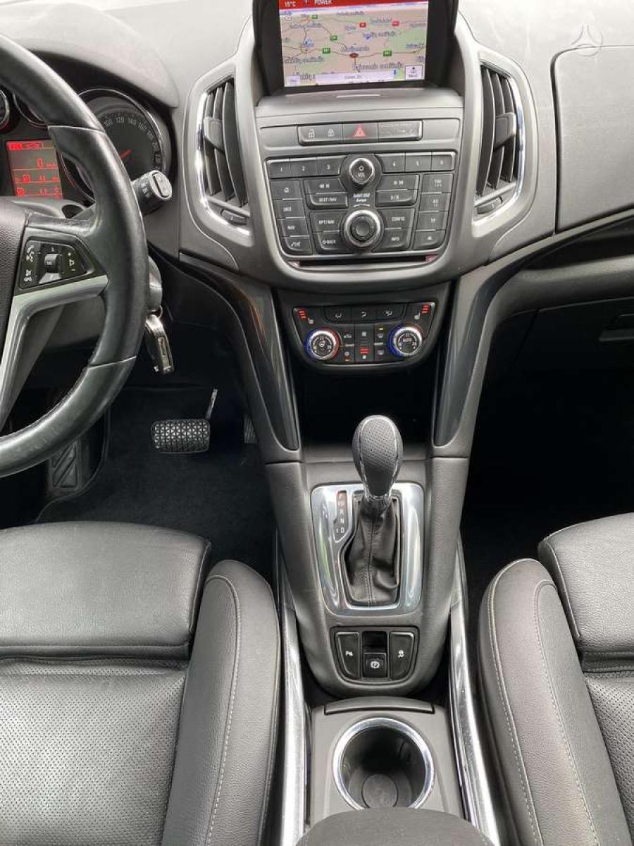 Black Opel Zafira Tourer 2016 in Marijampole, with an engine capacity of 1.96 L and mileage of 272 thousand km for 7250 €, photo 24 on AUTOMOTO.COM.LV