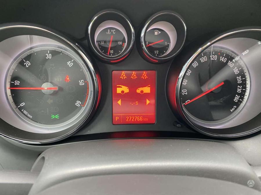 Black Opel Zafira Tourer 2016 in Marijampole, with an engine capacity of 1.96 L and mileage of 272 thousand km for 7250 €, photo 25 on AUTOMOTO.COM.LV