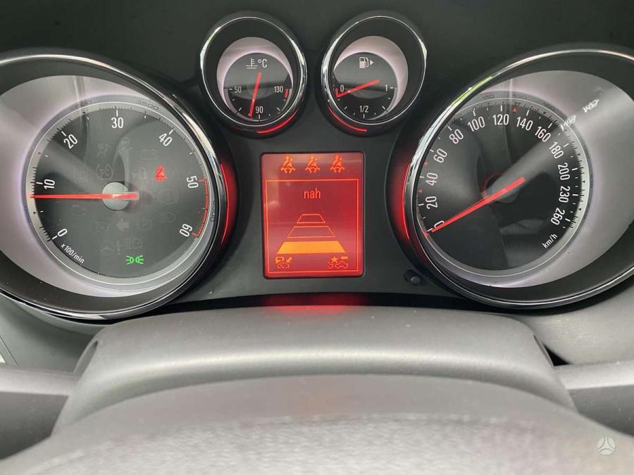 Black Opel Zafira Tourer 2016 in Marijampole, with an engine capacity of 1.96 L and mileage of 272 thousand km for 7250 €, photo 26 on AUTOMOTO.COM.LV