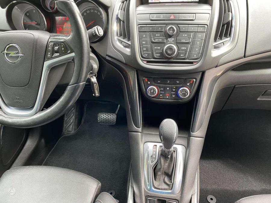 Black Opel Zafira Tourer 2016 in Marijampole, with an engine capacity of 1.96 L and mileage of 272 thousand km for 7250 €, photo 31 on AUTOMOTO.COM.LV
