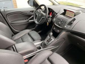 Black Opel Zafira Tourer 2016 in Marijampole, with an engine capacity of 1.96 L and mileage of 272 thousand km for 7250 €, photo 33 on AUTOMOTO.COM.LV