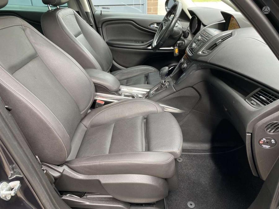 Black Opel Zafira Tourer 2016 in Marijampole, with an engine capacity of 1.96 L and mileage of 272 thousand km for 7250 €, photo 35 on AUTOMOTO.COM.LV