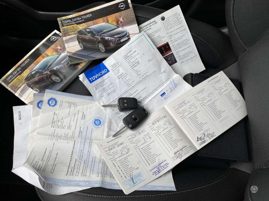 Black Opel Zafira Tourer 2016 in Marijampole, with an engine capacity of 1.96 L and mileage of 272 thousand km for 7250 €, photo 40 on AUTOMOTO.COM.LV