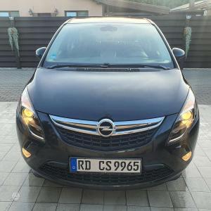 Black Opel Zafira Tourer 2016 in Klaipeda, with an engine capacity of 1.60 L and mileage of 195 thousand km for 6190 €, photo 3 on AUTOMOTO.COM.LV