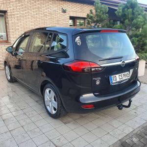 Black Opel Zafira Tourer 2016 in Klaipeda, with an engine capacity of 1.60 L and mileage of 195 thousand km for 6190 €, photo 5 on AUTOMOTO.COM.LV