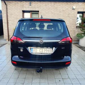 Black Opel Zafira Tourer 2016 in Klaipeda, with an engine capacity of 1.60 L and mileage of 195 thousand km for 6190 €, photo 6 on AUTOMOTO.COM.LV