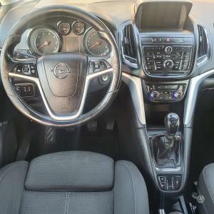 Black Opel Zafira Tourer 2016 in Klaipeda, with an engine capacity of 1.60 L and mileage of 195 thousand km for 6190 €, photo 8 on AUTOMOTO.COM.LV