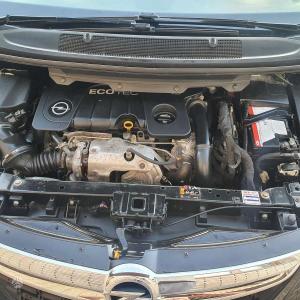 Black Opel Zafira Tourer 2016 in Klaipeda, with an engine capacity of 1.60 L and mileage of 195 thousand km for 6190 €, photo 23 on AUTOMOTO.COM.LV