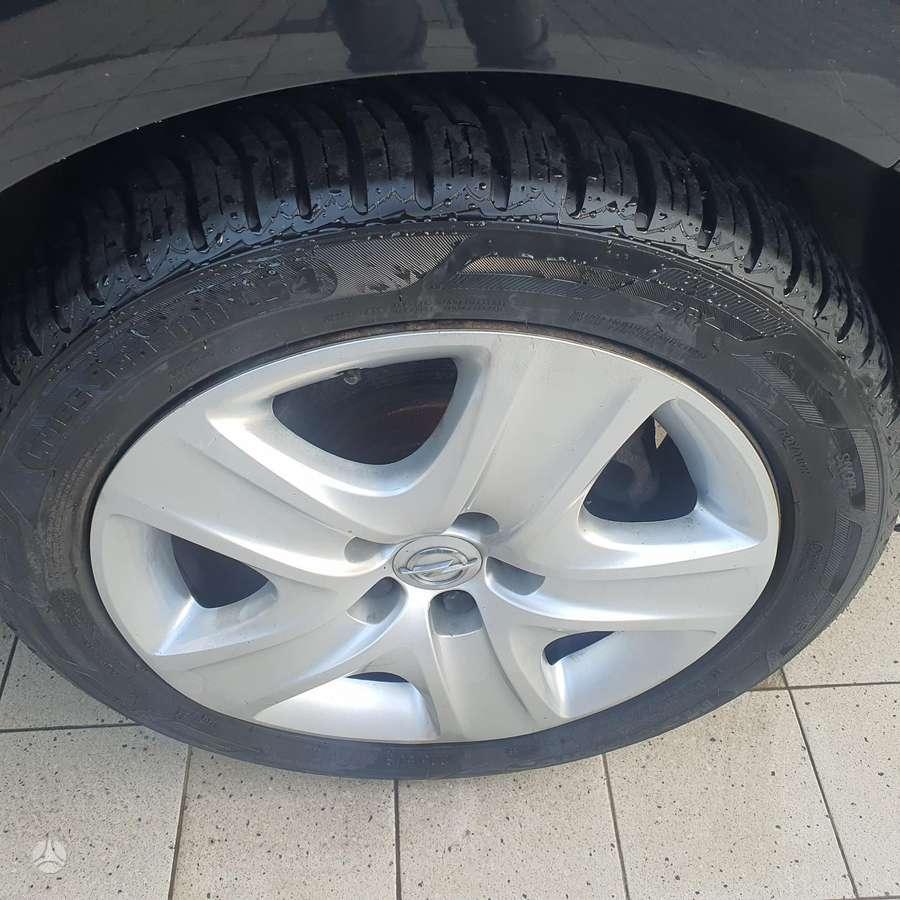 Black Opel Zafira Tourer 2016 in Klaipeda, with an engine capacity of 1.60 L and mileage of 195 thousand km for 6190 €, photo 24 on AUTOMOTO.COM.LV